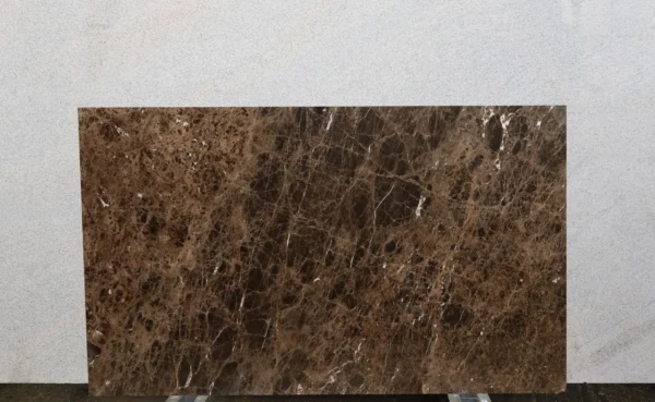 Marron Imperial – The Stone Man